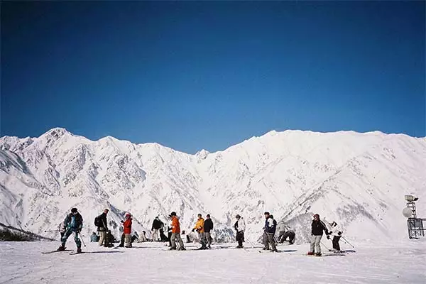 Cyrchfannau sgïo Japan a Georgia