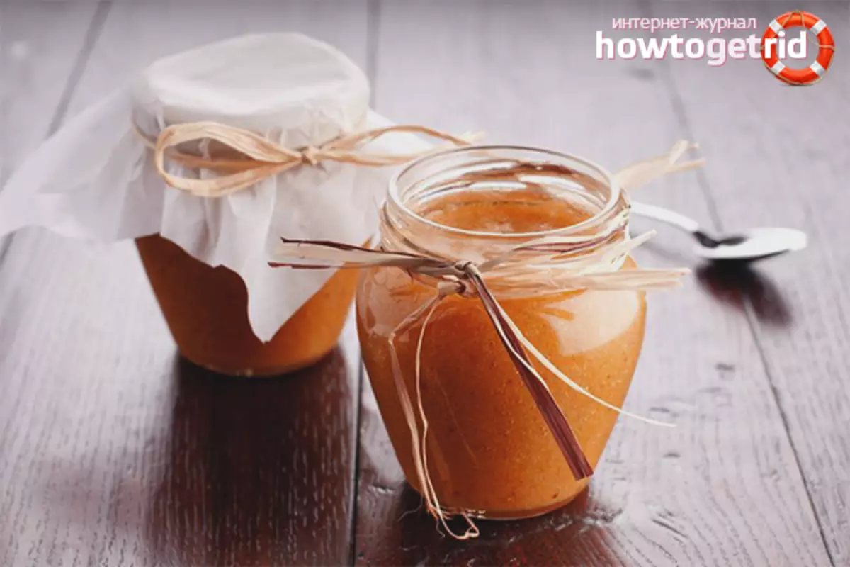 I-Persimmon jam ku-cooker ehamba kancane