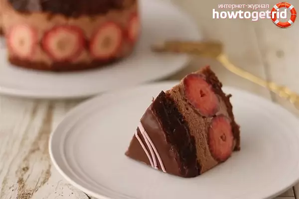 Mai dadi da sauki shirya cakulan-strawberry cake