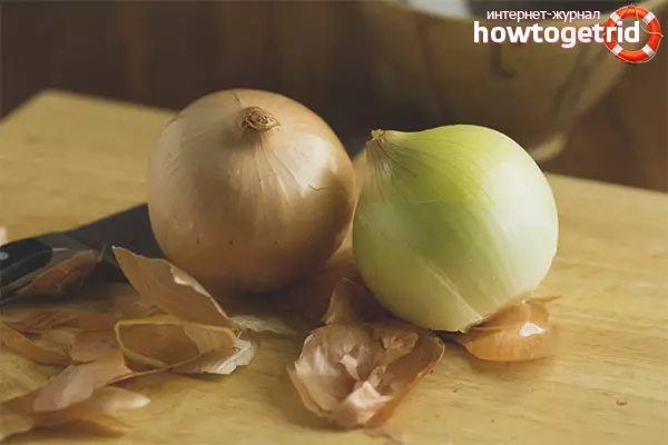 Therapeutic Eegeschaften an Kontraindikatiounen vun Onion Schuel