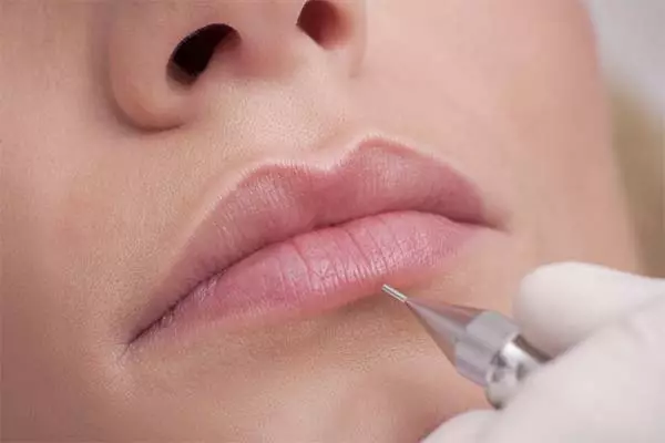 Zvakanakira zveLighent Lip Tattoo zvine zvisizvo