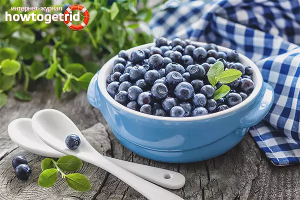 Utilaj propraĵoj kaj kontraŭindikoj de blueberries