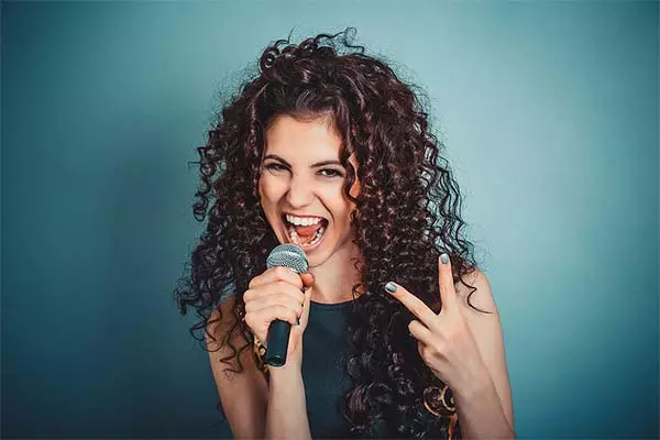 Como aprender a cantar: bases vocais