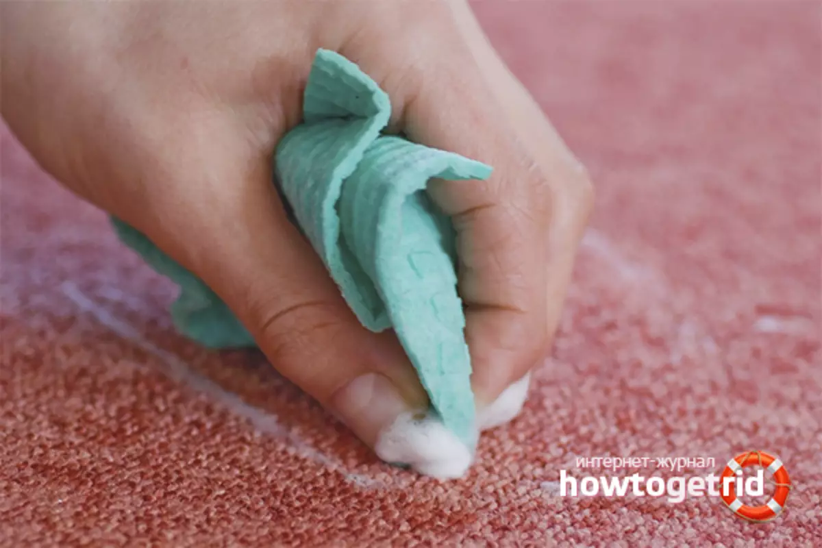 Folk Methods Cleaning Carpet