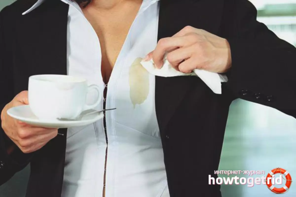 Ako umývať kávu s bielym oblečením: 6 spôsobov