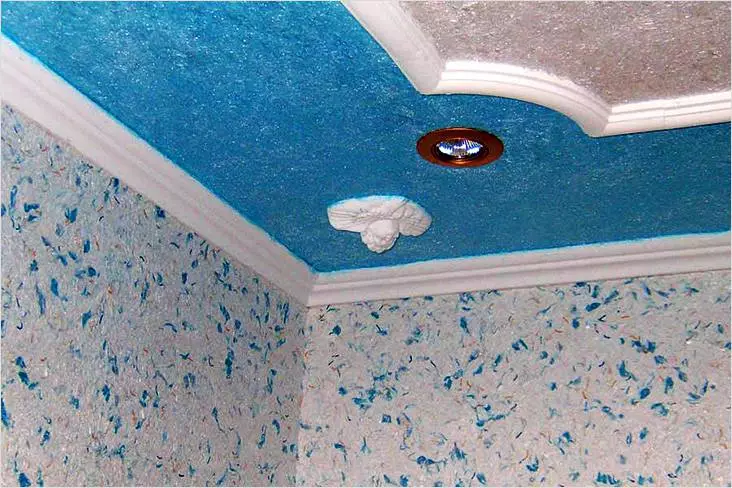 Kupedzisa kwemadziro uye ceiling ine mvura Wallpaper