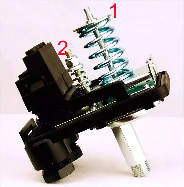 Du springs ji bo zexta relay ya zextê