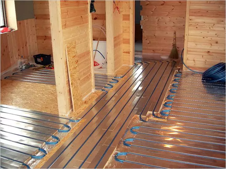 Even in a wooden house with wooden floors, an outdoor heating can be realized.