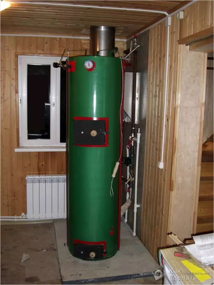 Solid fuel boiler for long burning