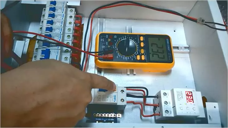 Voltage 232 volt.