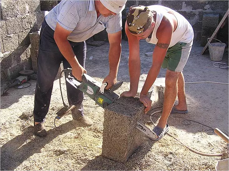 Cutting arbolic blocks