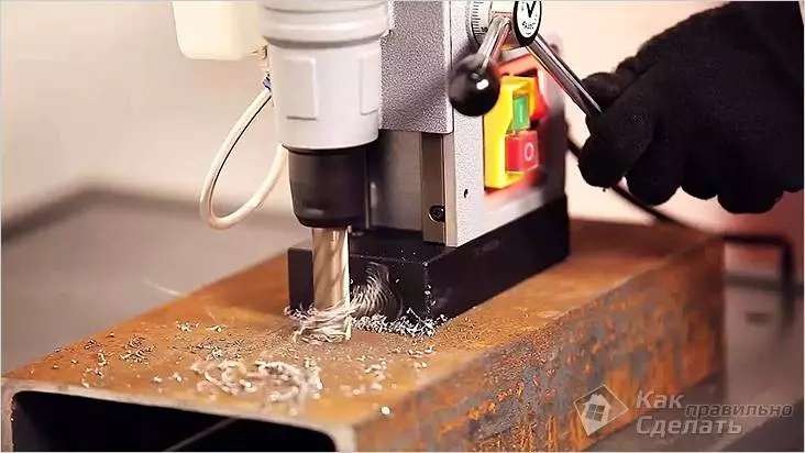 Magnetic drilling machine.