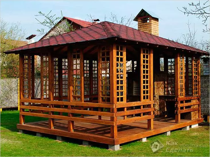 I-gazebo yokhuni eno-barbecue