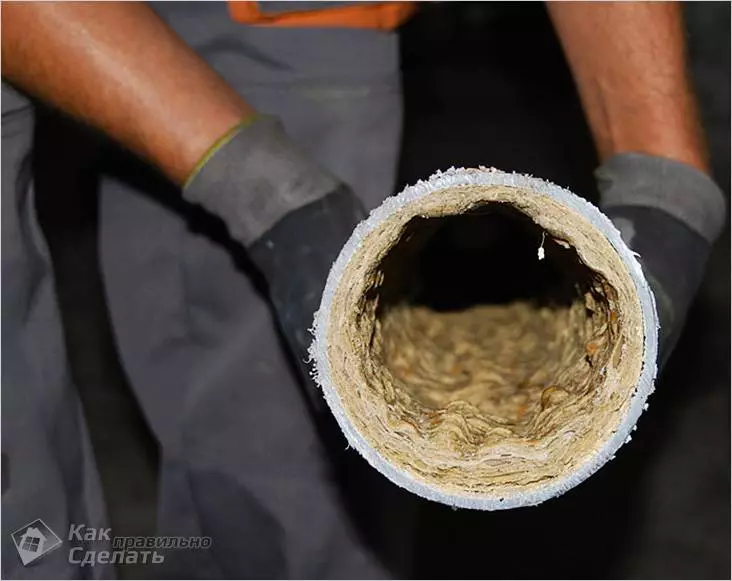 Tambok nga mga sediment sa Tube sa Sewer