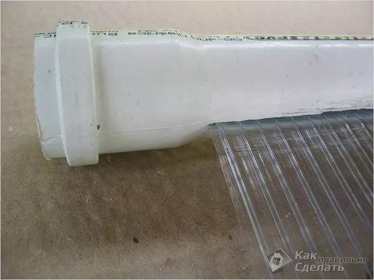 Polycarbonate được chèn vào