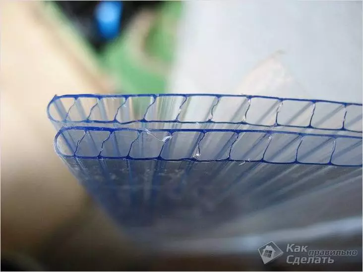 Hai lớp polycarbonate