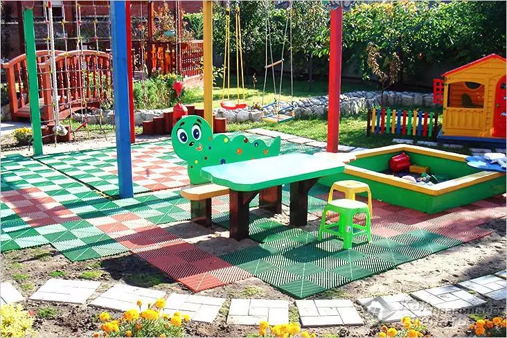 Parque infantil com suas próprias mãos (+ foto) 3753_1