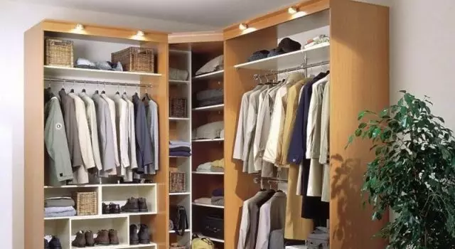 Garderobe-compartiment: hoe u de vulling van de kast, tips, voorbeelden en instructies correct plannen 4325_60