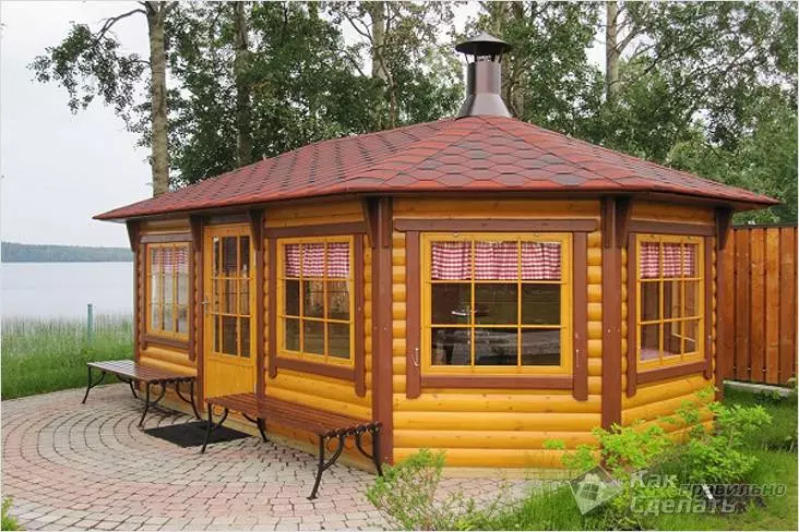 Wooden Gazebo, namboarina tamin'ny efi-trano iray, niaraka tamin'ny Mangal