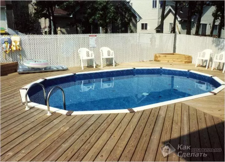 Piscina de madera con capucha