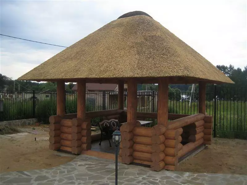 Bagaimana untuk membuat bumbung pada gazebo dengan tangan anda sendiri: Arahan untuk pembinaan, foto dan pilihan video 6037_30