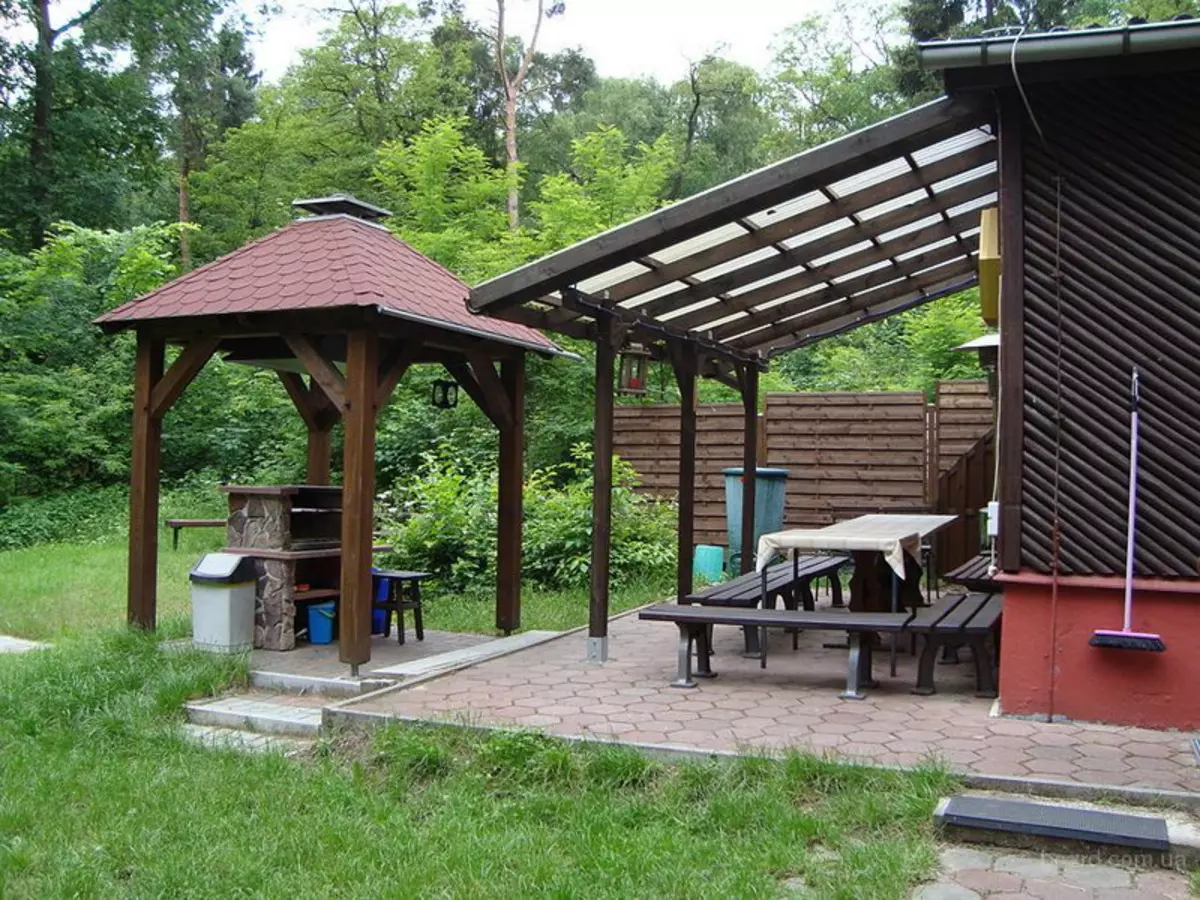 Hoe kinne jo in dak meitsje op in Gazebo mei jo eigen hannen: Ynstruksjes foar konstruksje, foto's en fideopsjes 6037_7