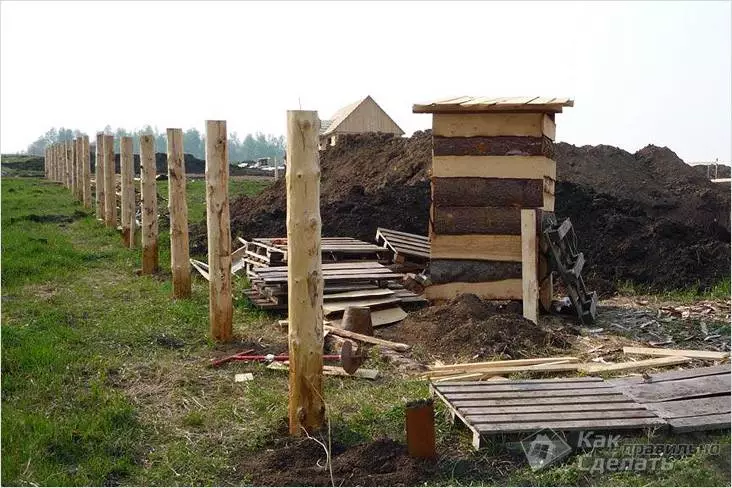 Polls voor het hek met je eigen handen - beton, baksteen, houten ondersteuning (+ foto) 755_1